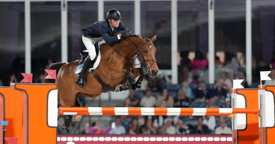 Mariah Barisoff and Quincy Top Canadian Hunter Derby